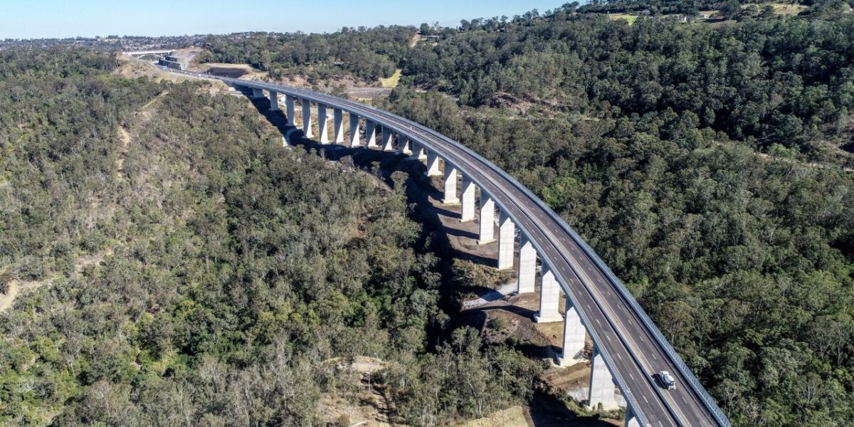 Toowoomba Second Range Crossing - Castleross Construction
