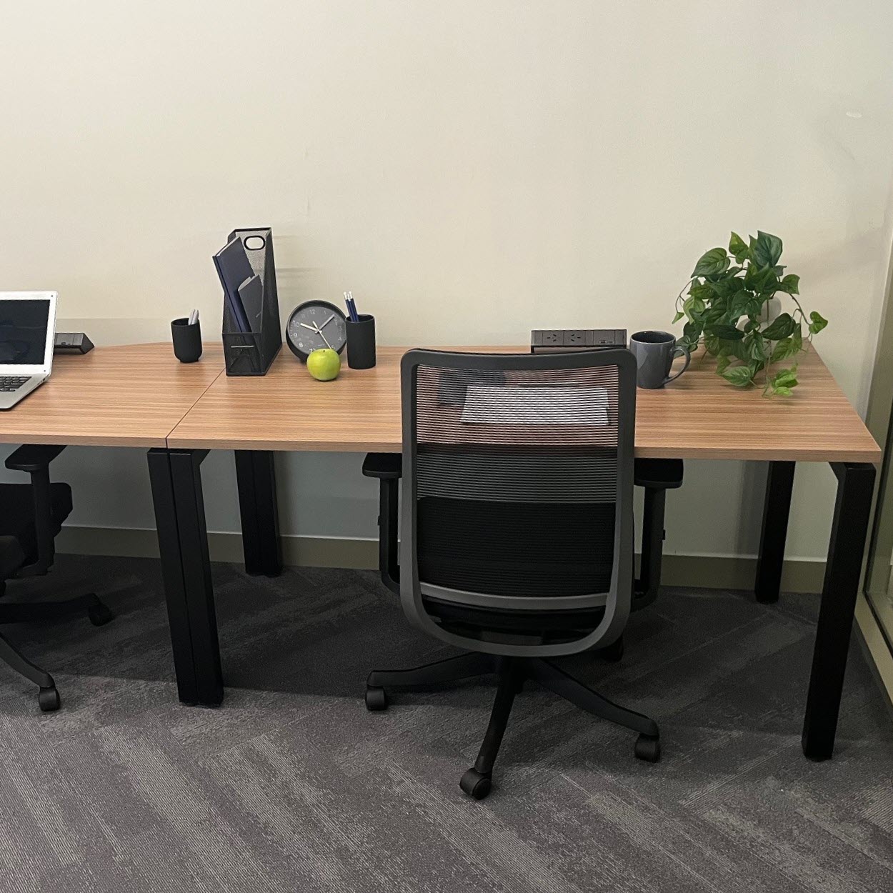 Fairway Workstation - Emanate Design