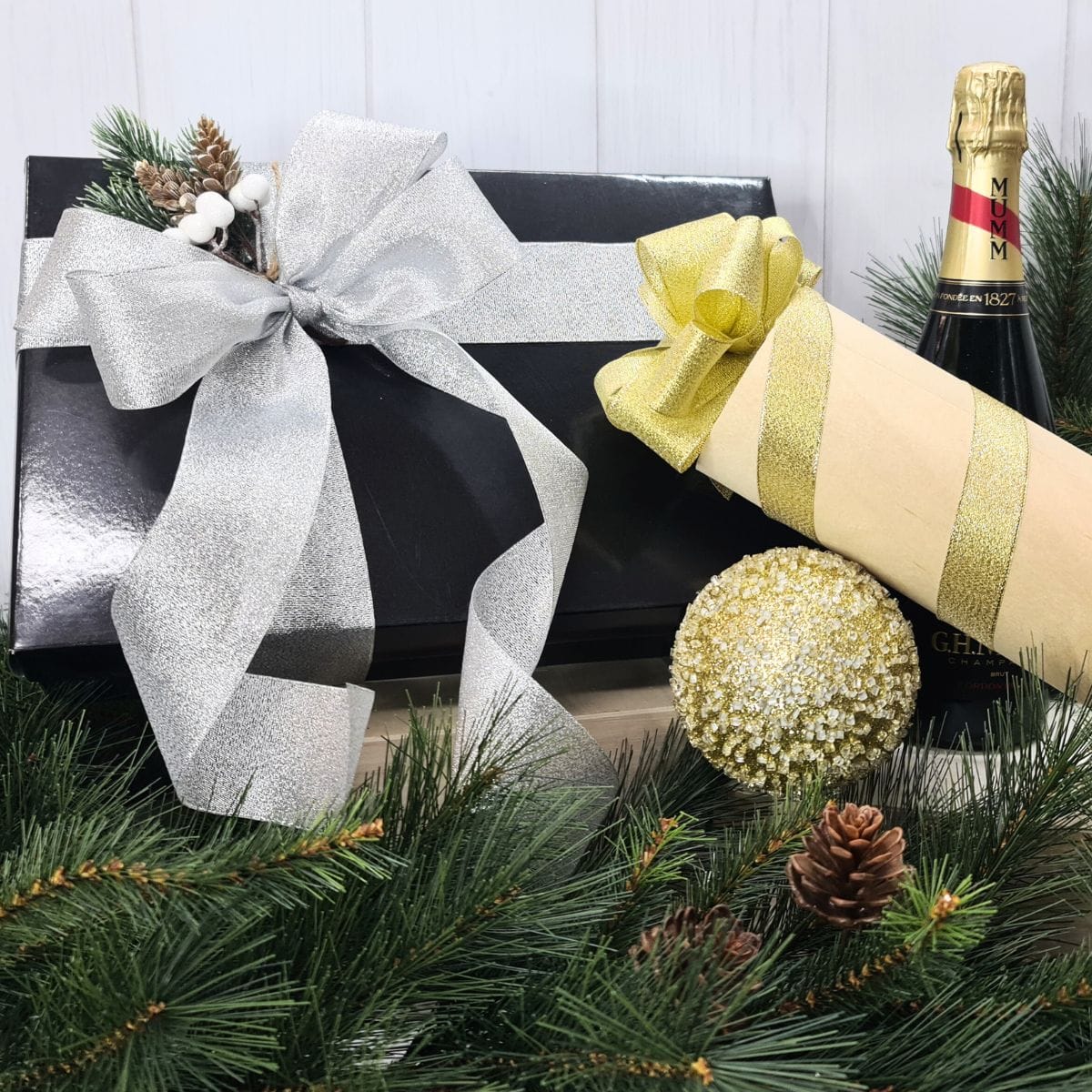 How to Design Festive Corporate Gift Packaging with Wholesale Decorations