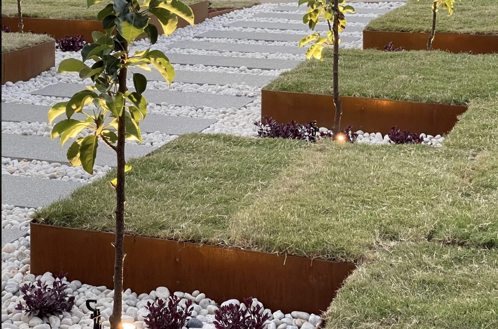 Shapescaper Redcor Steel Edging 2.4m - Four Seasons Landscape Supplies