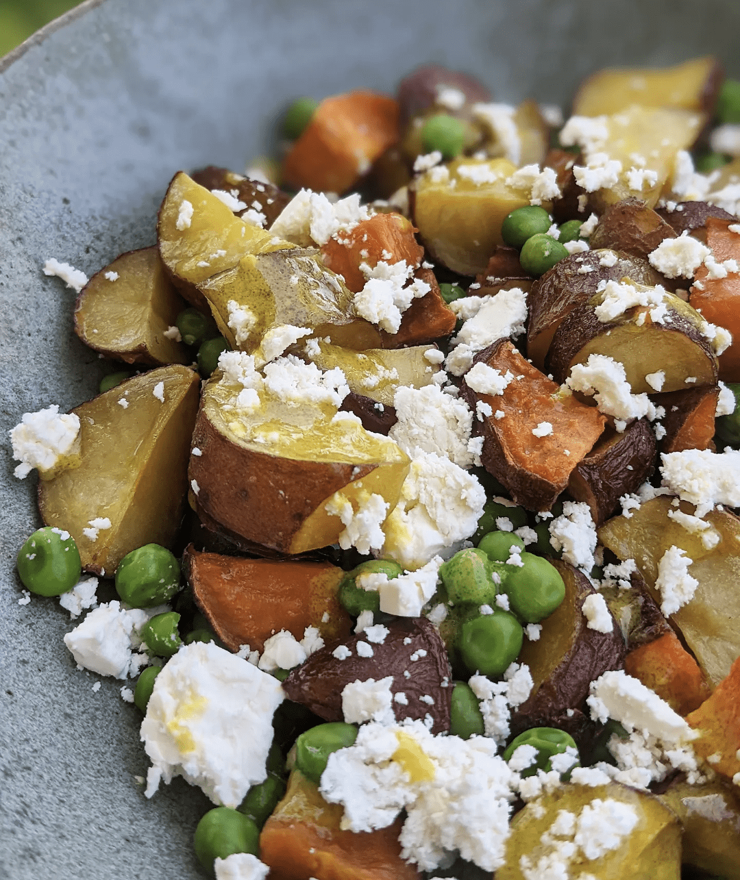 Potato salad with peas and feta - Boob to Food