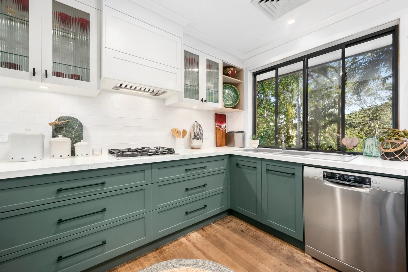 Charming Two-Tone Kitchen In Wyoming | Planit Kitchens