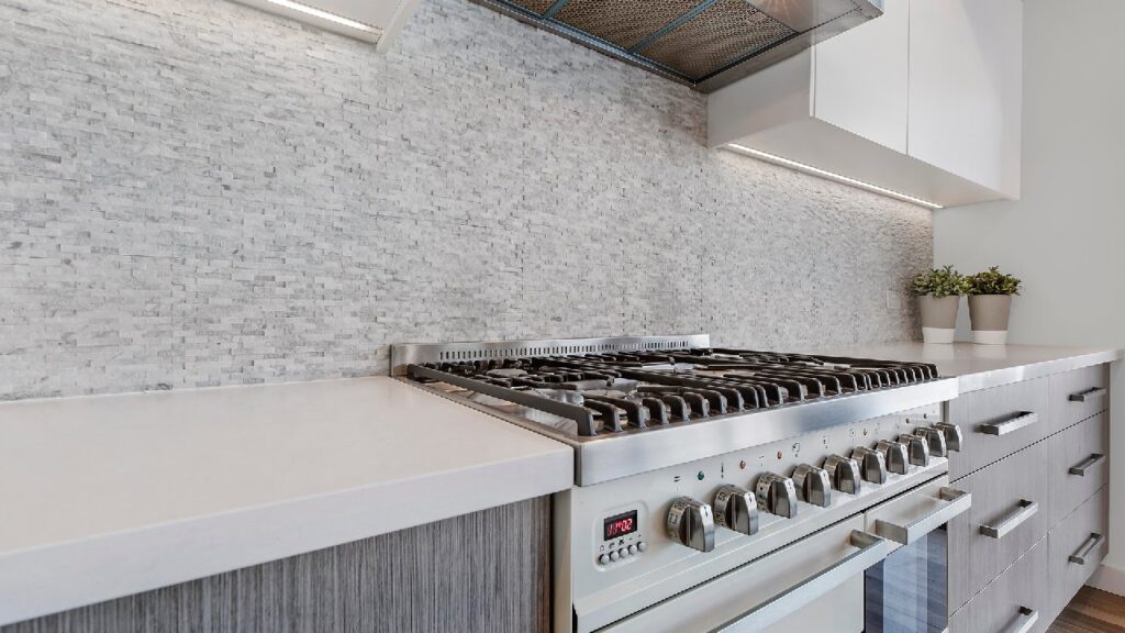 5 Best Splashback Material Options For Your Custom Kitchen
