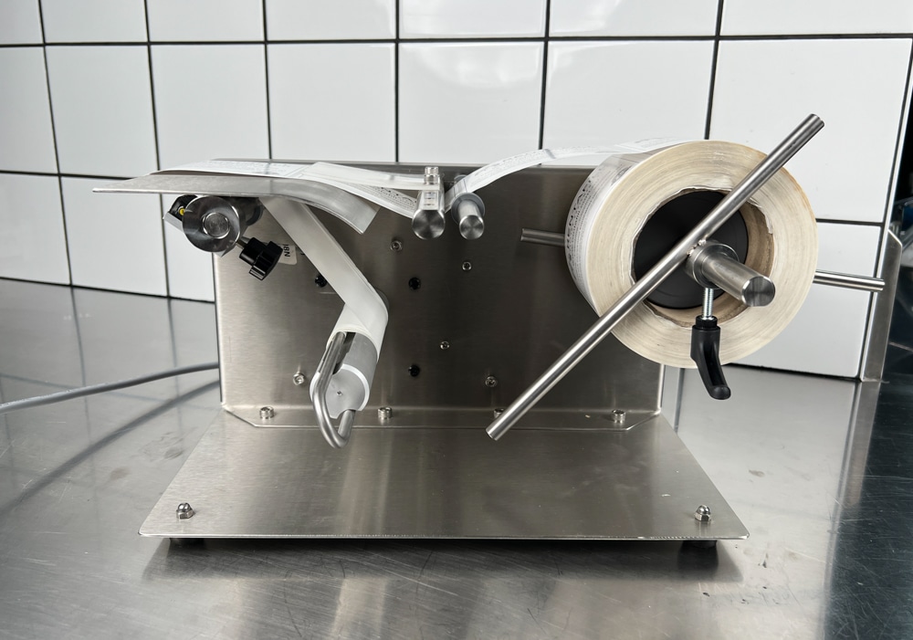 C150 Label Dispenser - Compact Labelling | RENTAFILL