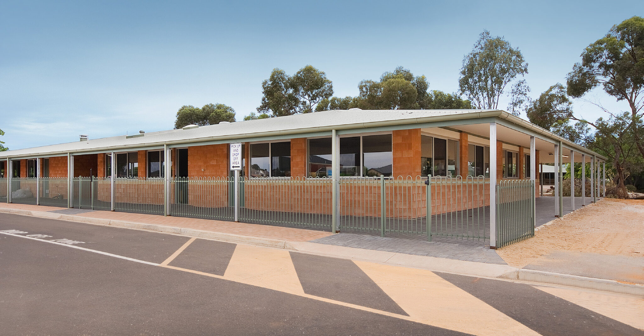 Trinity College - Sagle Constructions