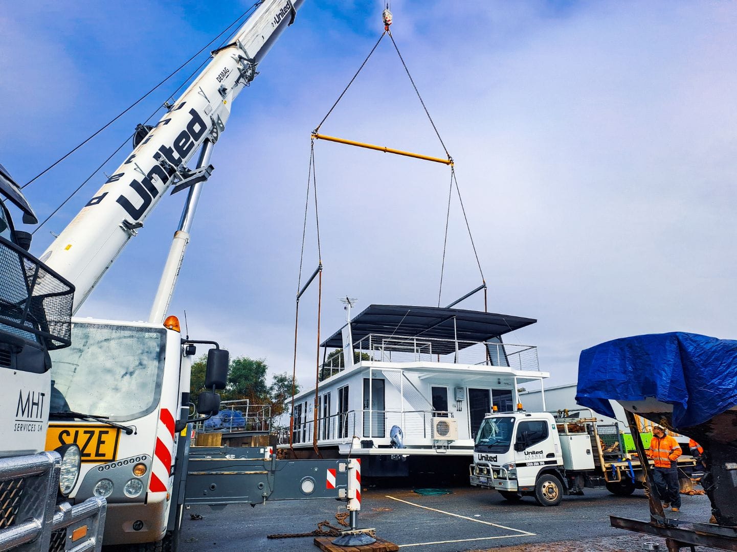 Modular Building Installation - United Cranes