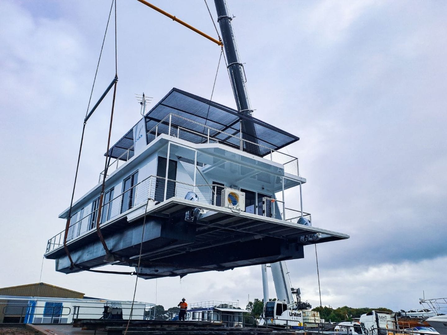 Modular Building Installation - United Cranes