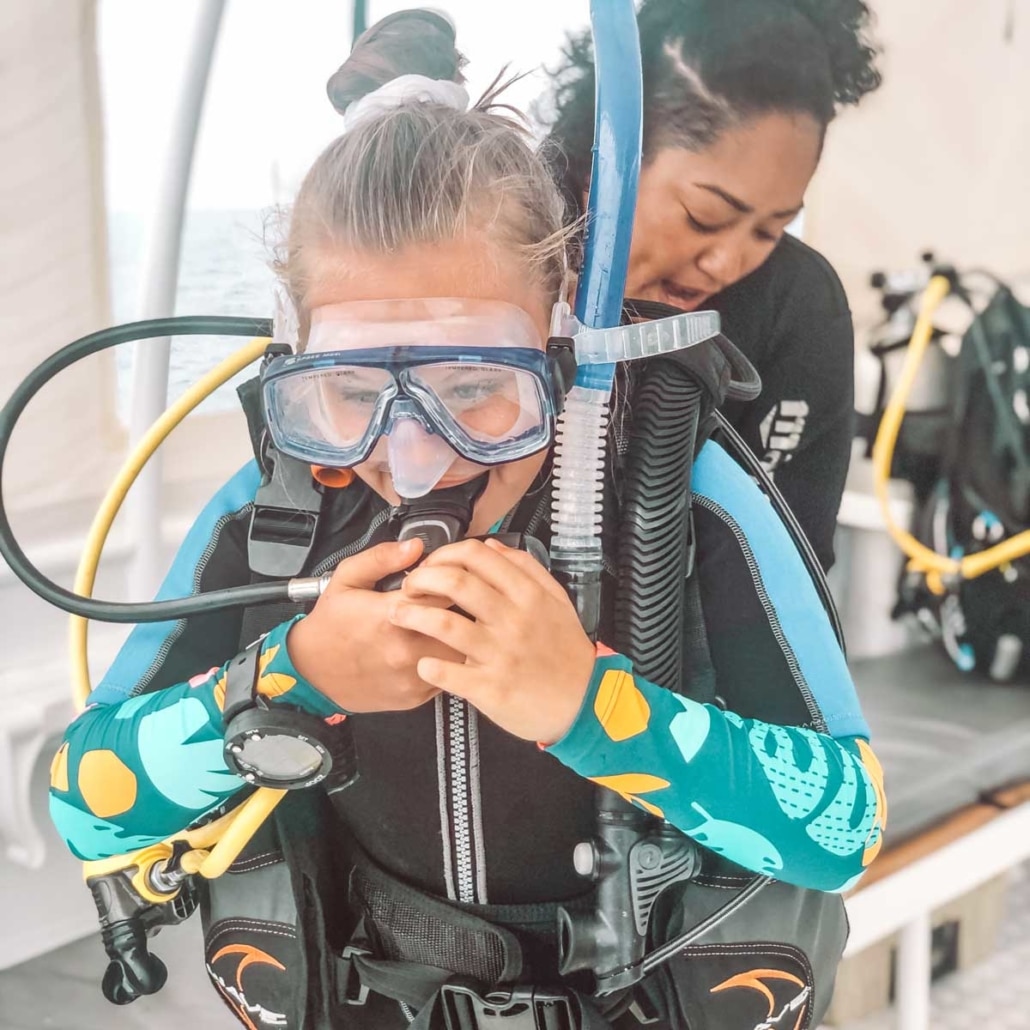 Guest Moments: Mother Daughter Learn Diving In Fiji | Vomo Island Fiji