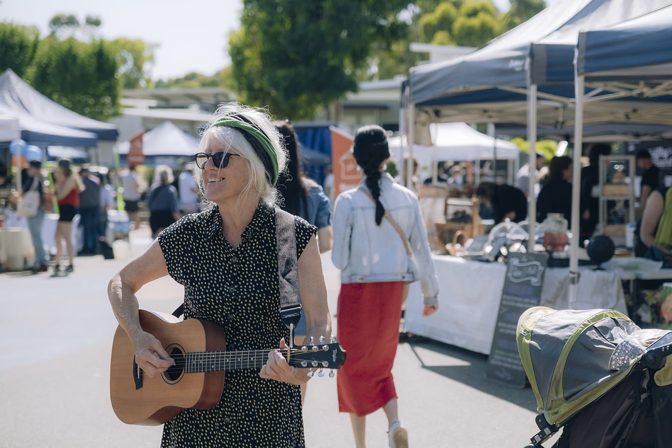 Busking - Willunga Farmers Market